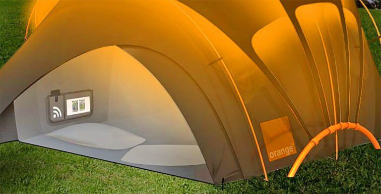 Chill n'Charge, hi-tech campsite: solar tent with heated bottom and Wi-Fi